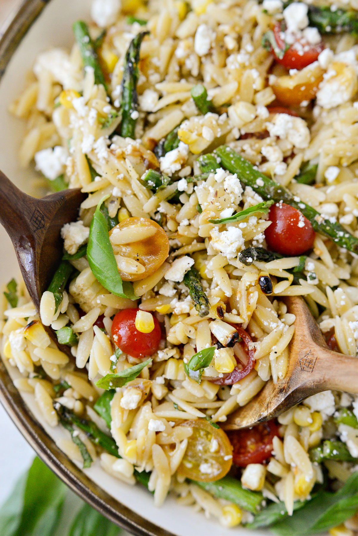 Grilled Flatbread with Ricotta Cheese, Fresh Tomatoes, Oregano and ...